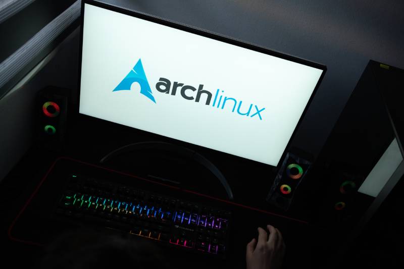 AUR suspends new registrations as 1,500-plus malicious packages flood ...